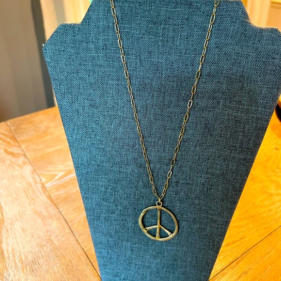 Plunder | Jewelry | Super Trendy Peace Necklace | Poshmark